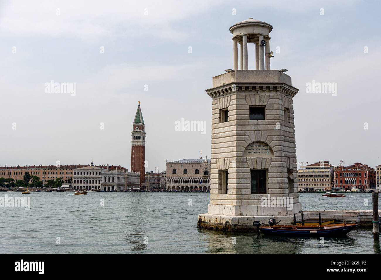 Bell island lighthouse hi-res stock photography and images - Alamy