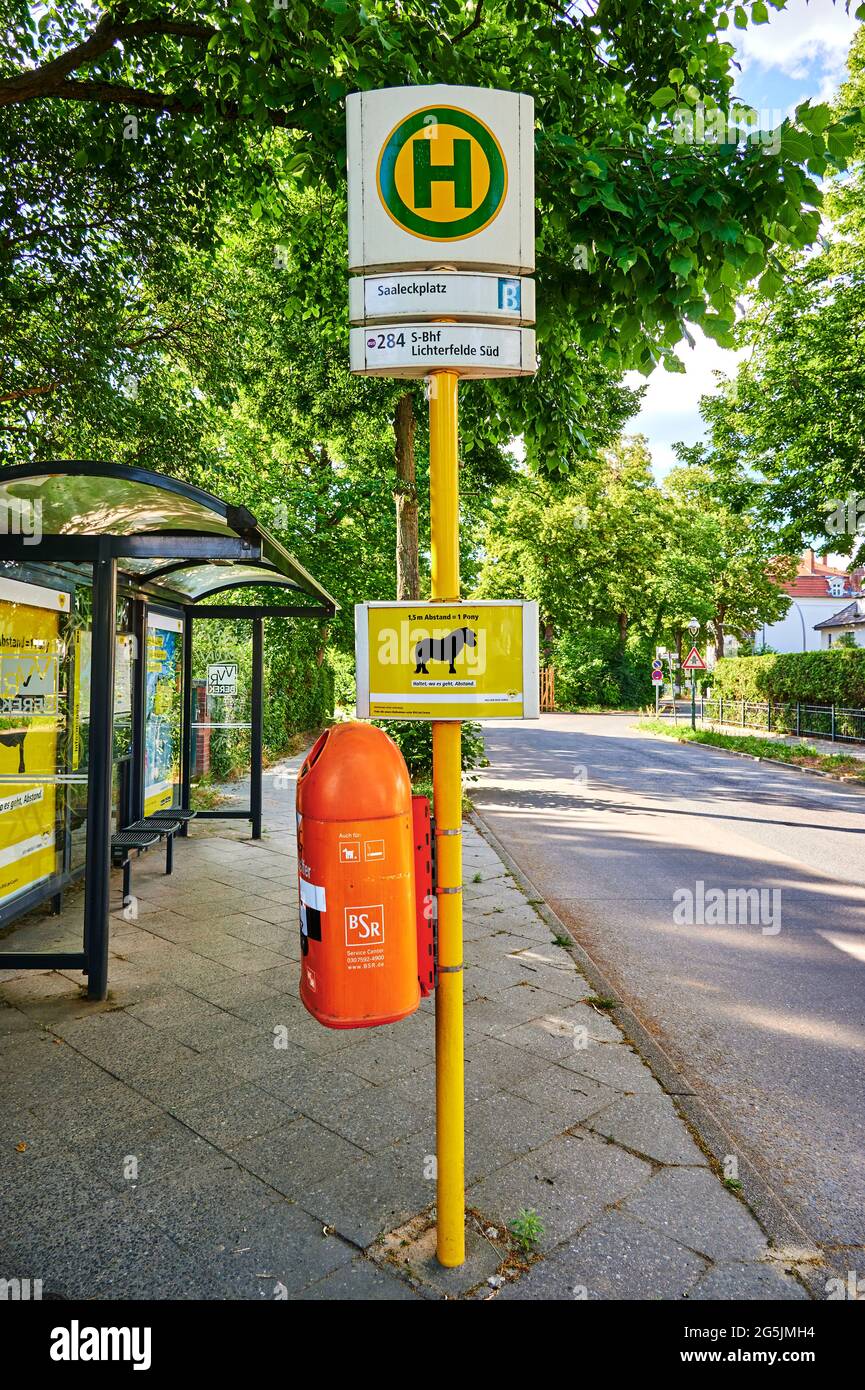 Bvg bus stop hi-res stock photography and images - Alamy