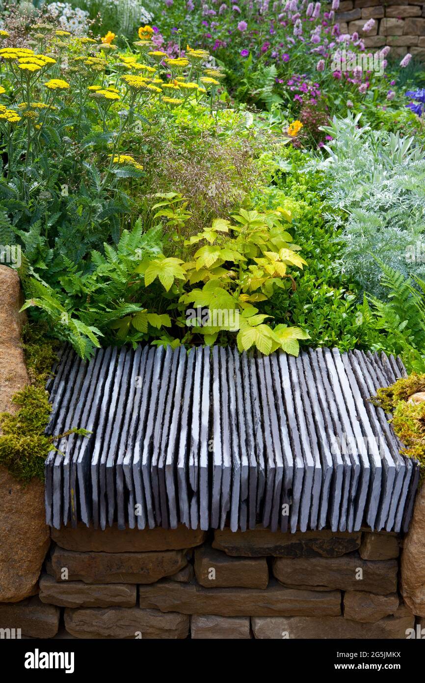 Dry stone wall topped with slate Stock Photo - Alamy
