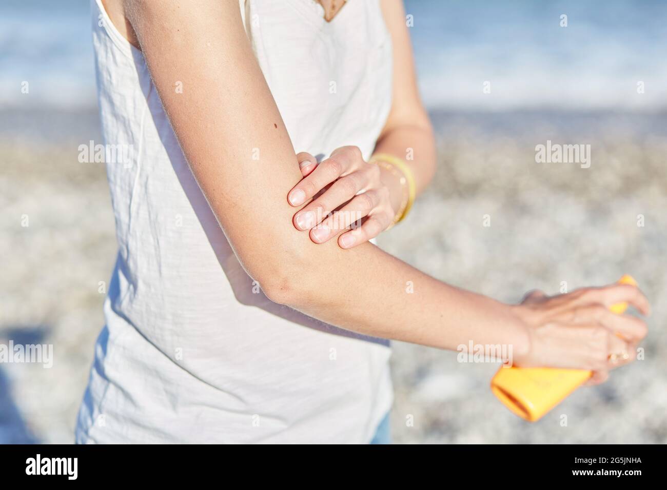 Sunburn arm cream hi-res stock photography and images - Alamy