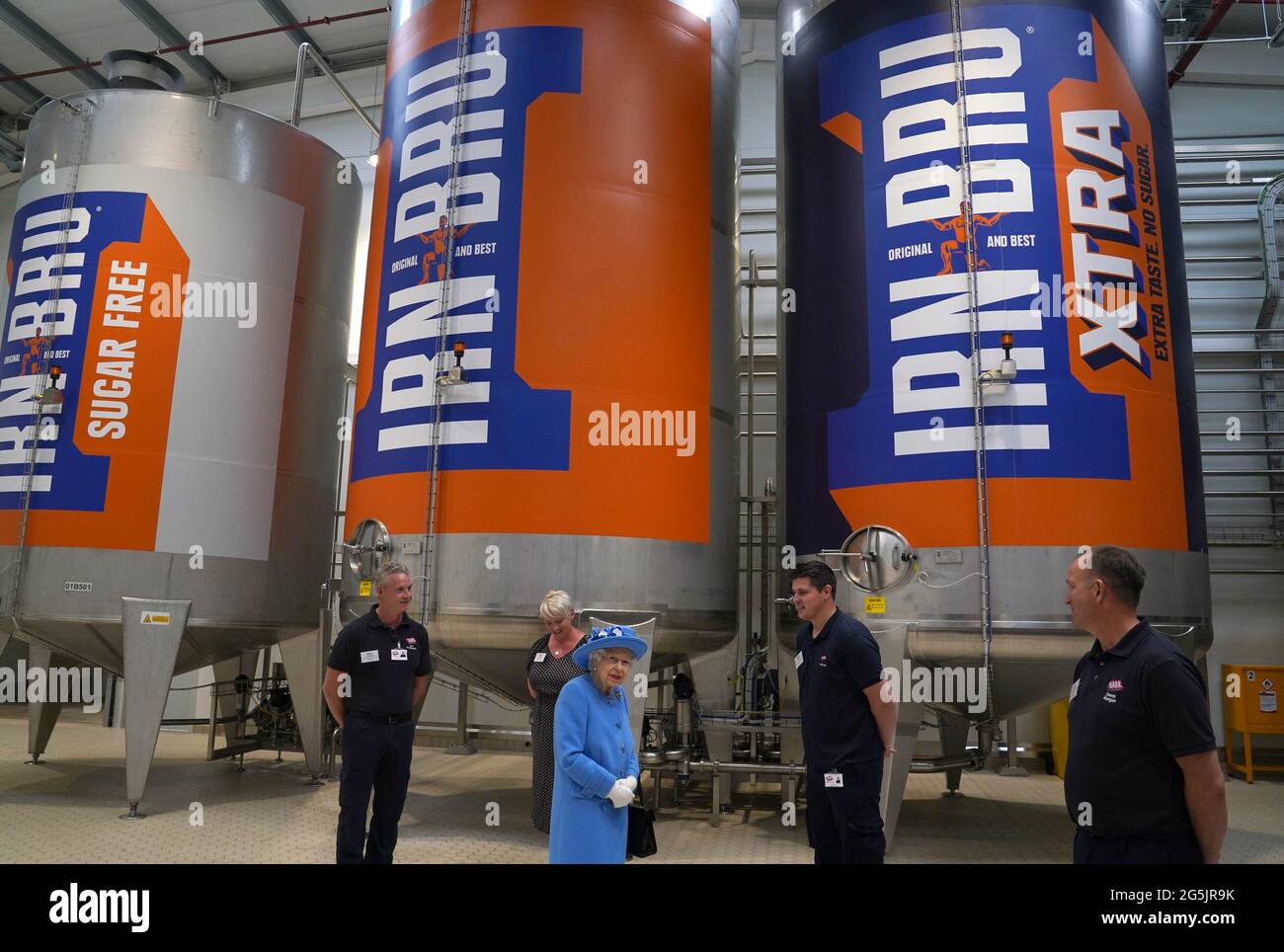 Queen elizabeth ii during a visit to ag hi-res stock photography and ...