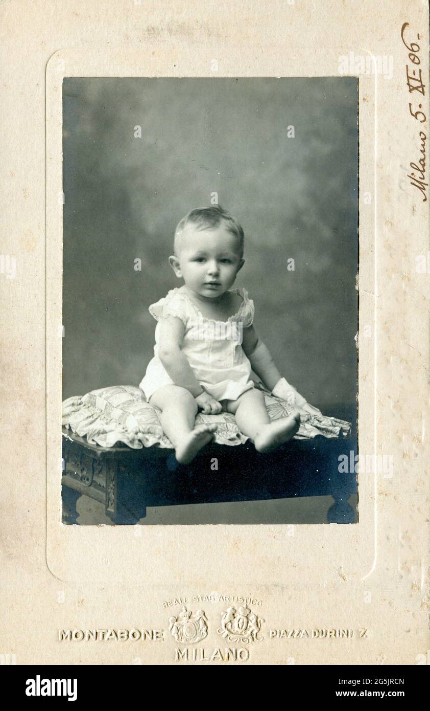 Italian child portrait 1906 Stock Photo - Alamy