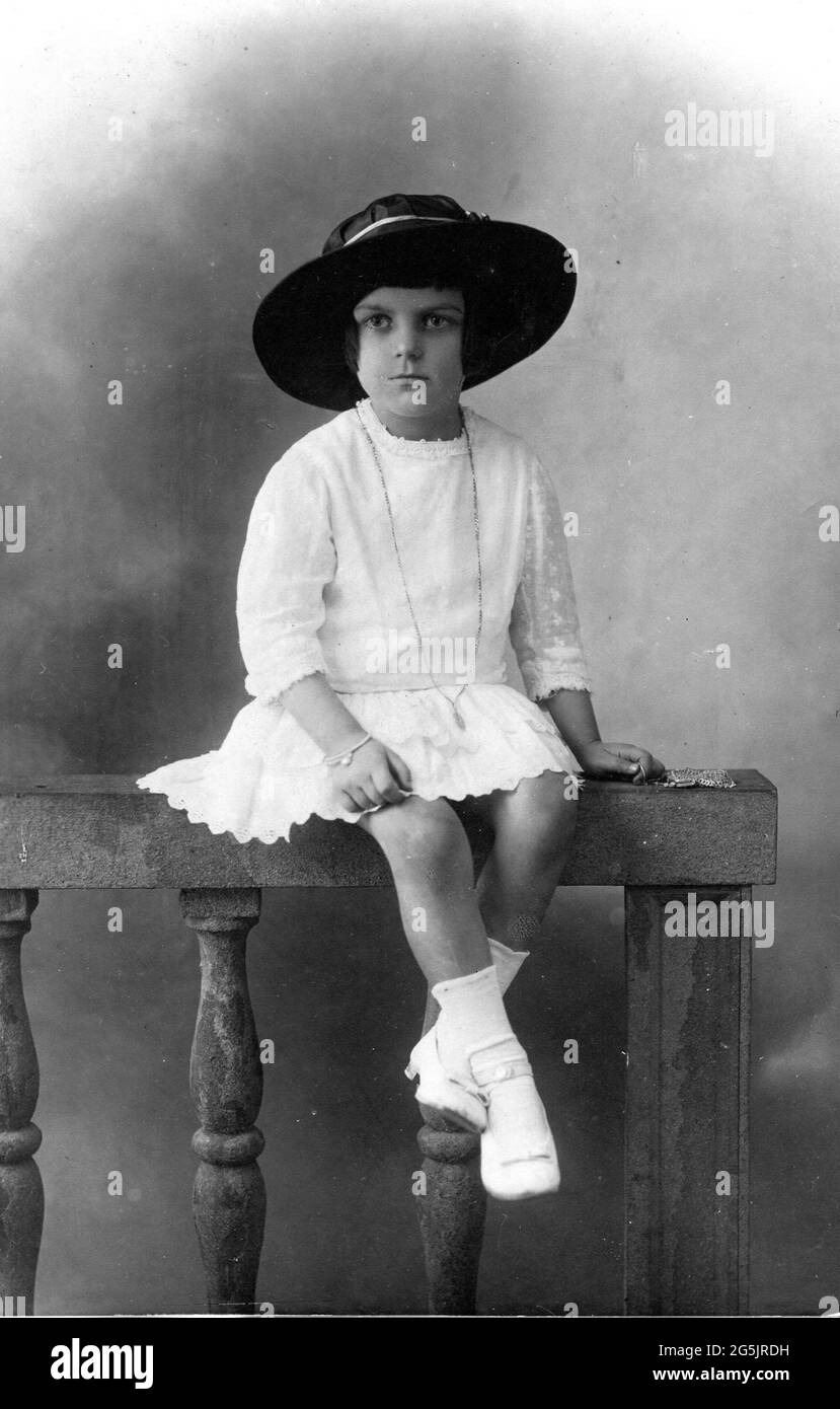Italian child portrait 1925 Stock Photo - Alamy