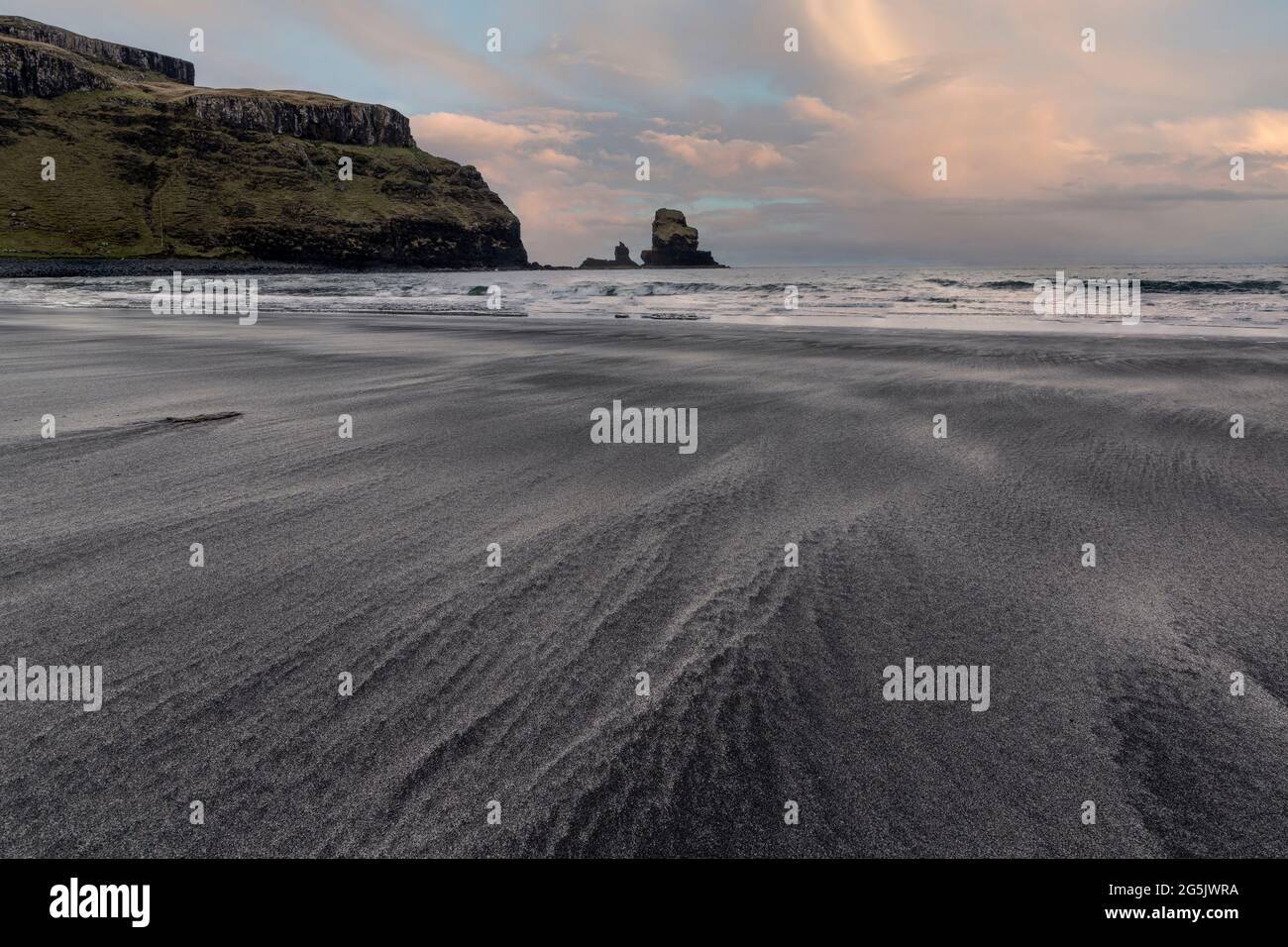 Talisker bay hi-res stock photography and images - Alamy