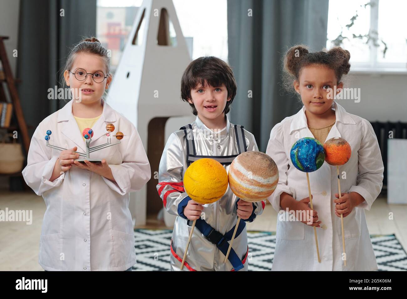 Solar system planets for kids hi-res stock photography and images - Alamy