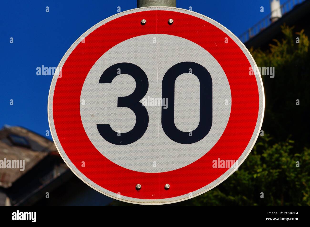 Sign: Permitted maximum speed 30 km/h Stock Photo - Alamy