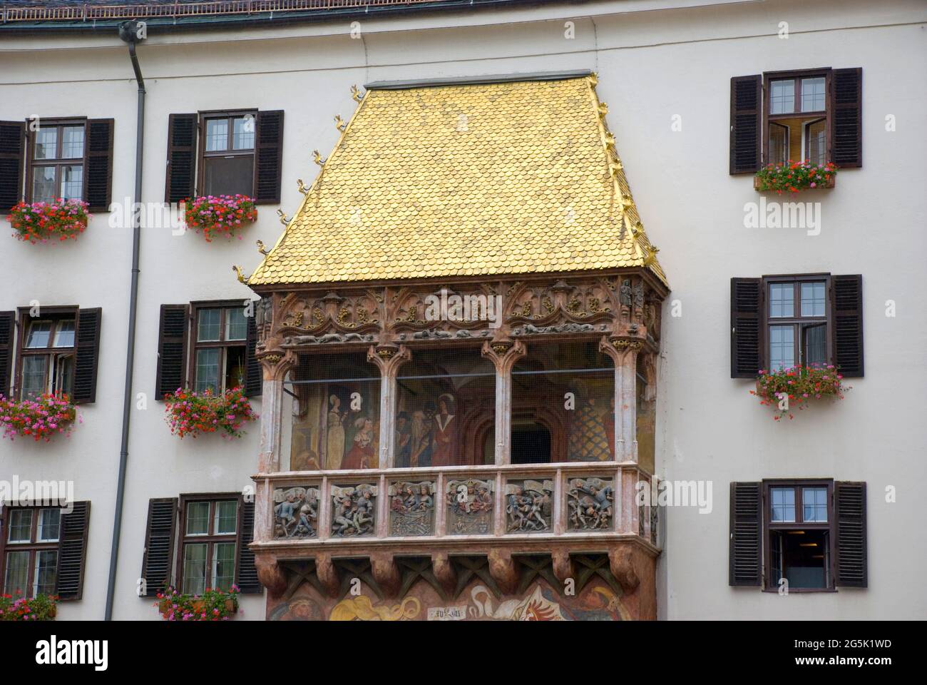Goldenes dachl in innsbruck hi-res stock photography and images - Alamy