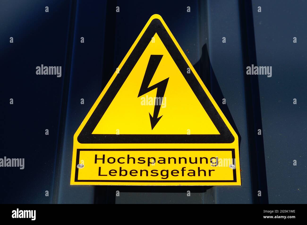 High tension danger death sign hi-res stock photography and images - Alamy