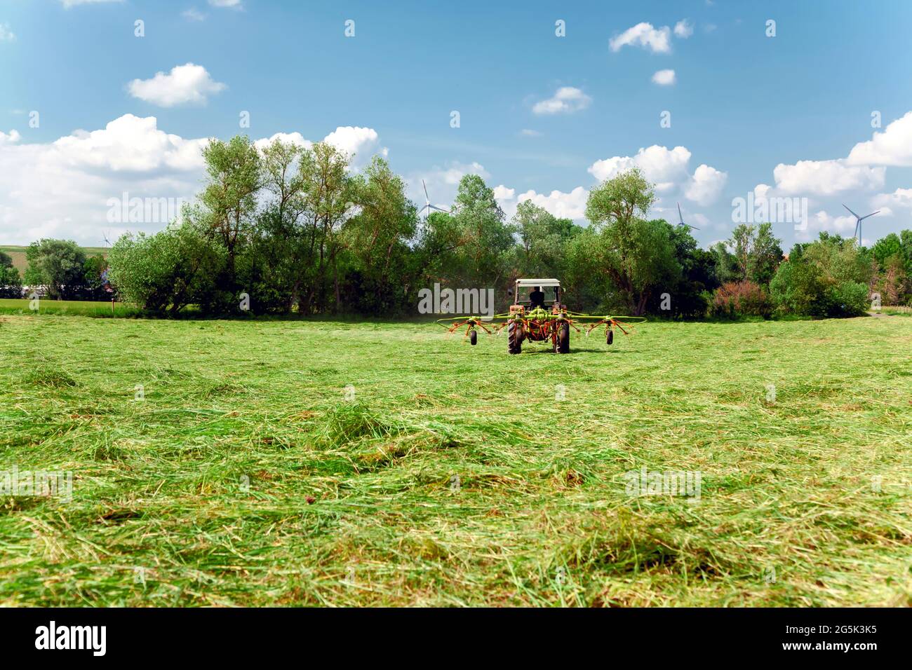 Harvesting on a large modern farm hi-res stock photography and images ...