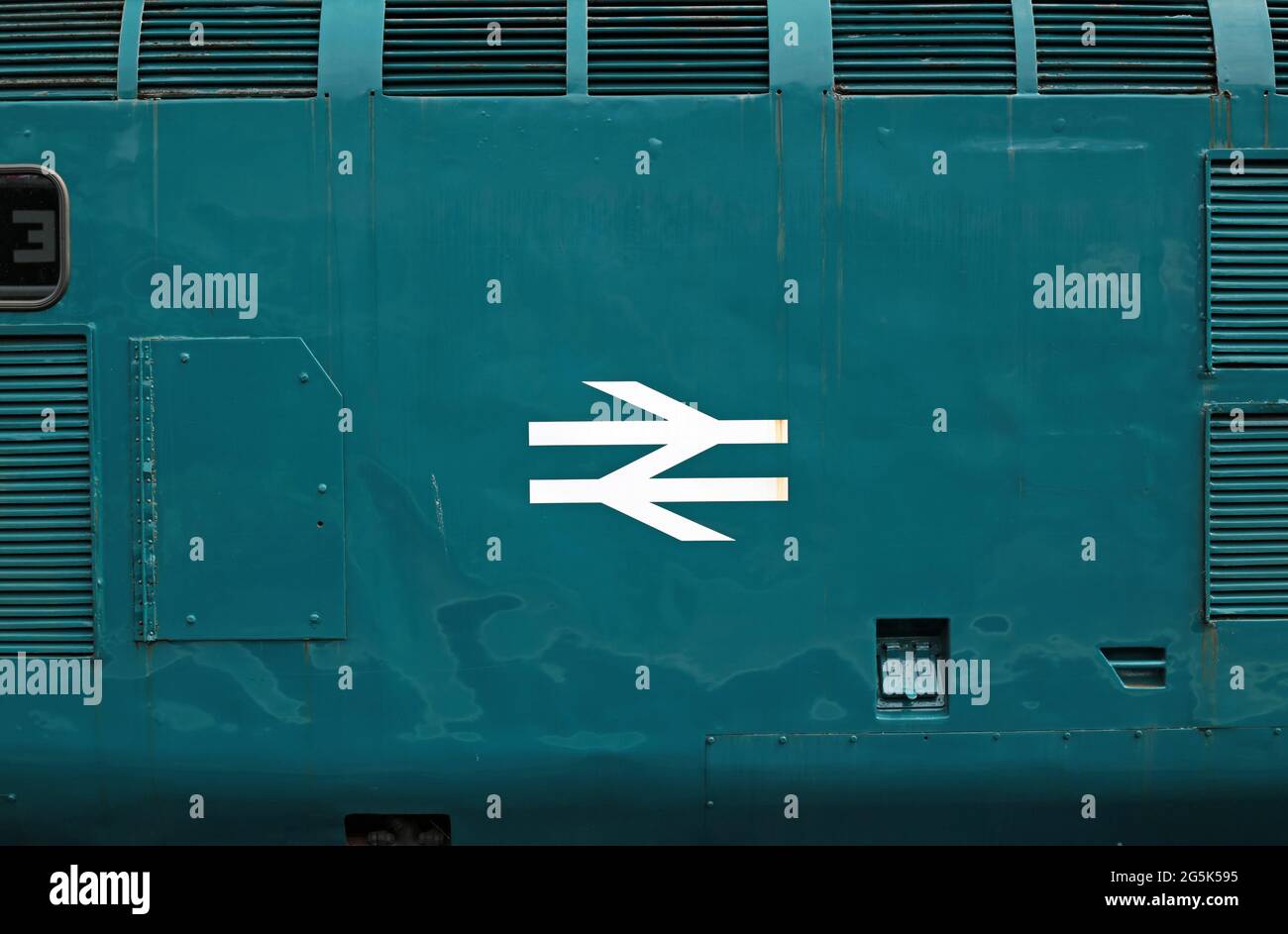 British rail class 37 locomotive hi-res stock photography and images ...