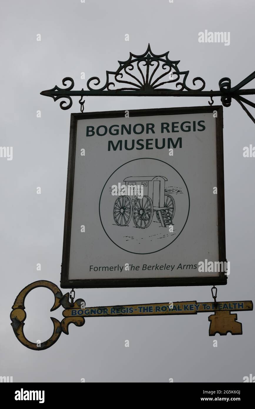 Bognor regis sign hi-res stock photography and images - Alamy