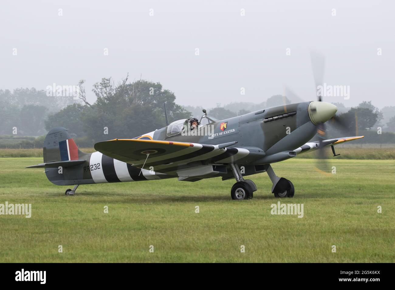 G-BRSF RR232 Supermarine Spitfire at Headcorn Airfield Airshow 27 June ...
