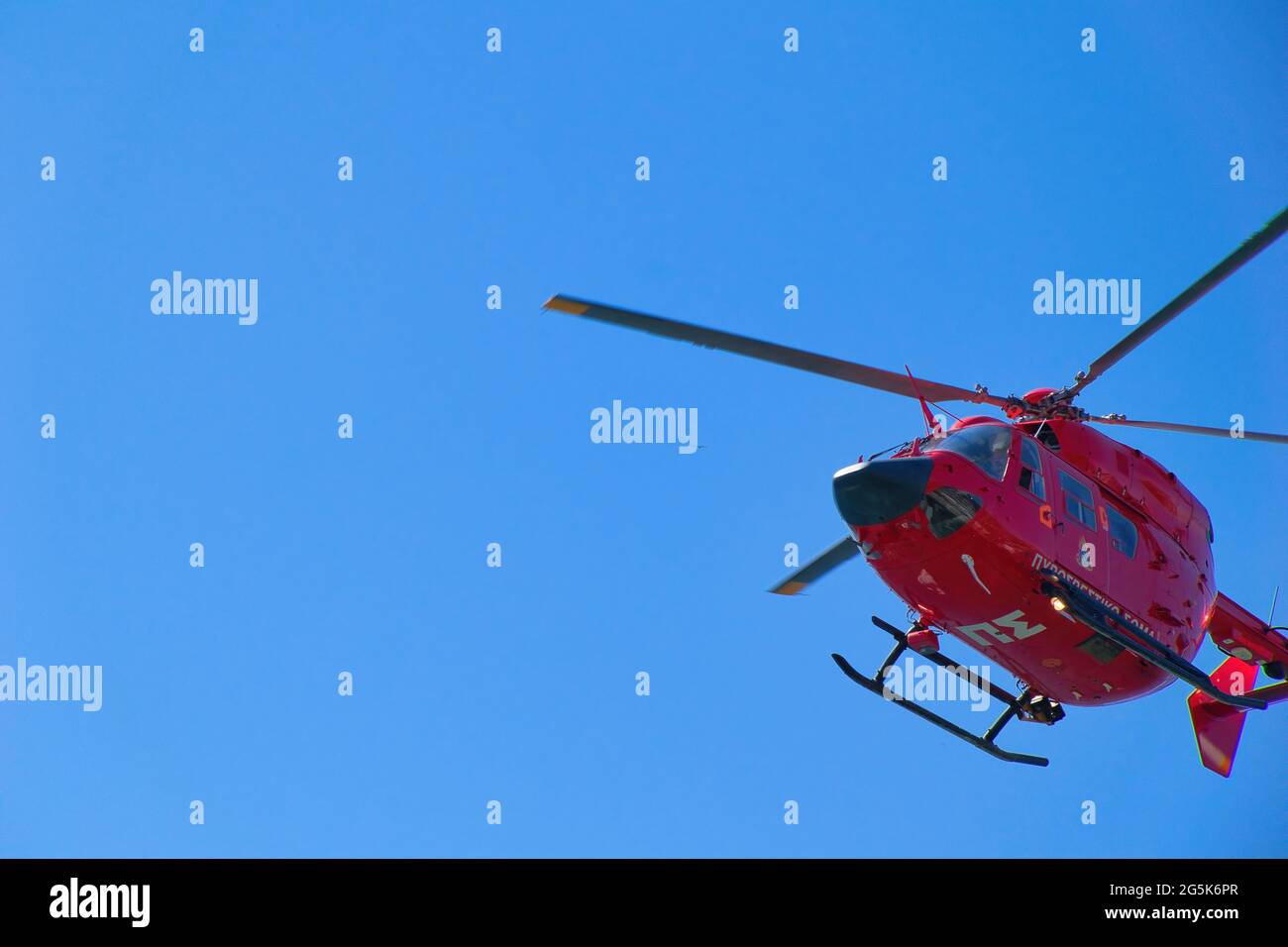Small red helicopter hi-res stock photography and images - Alamy