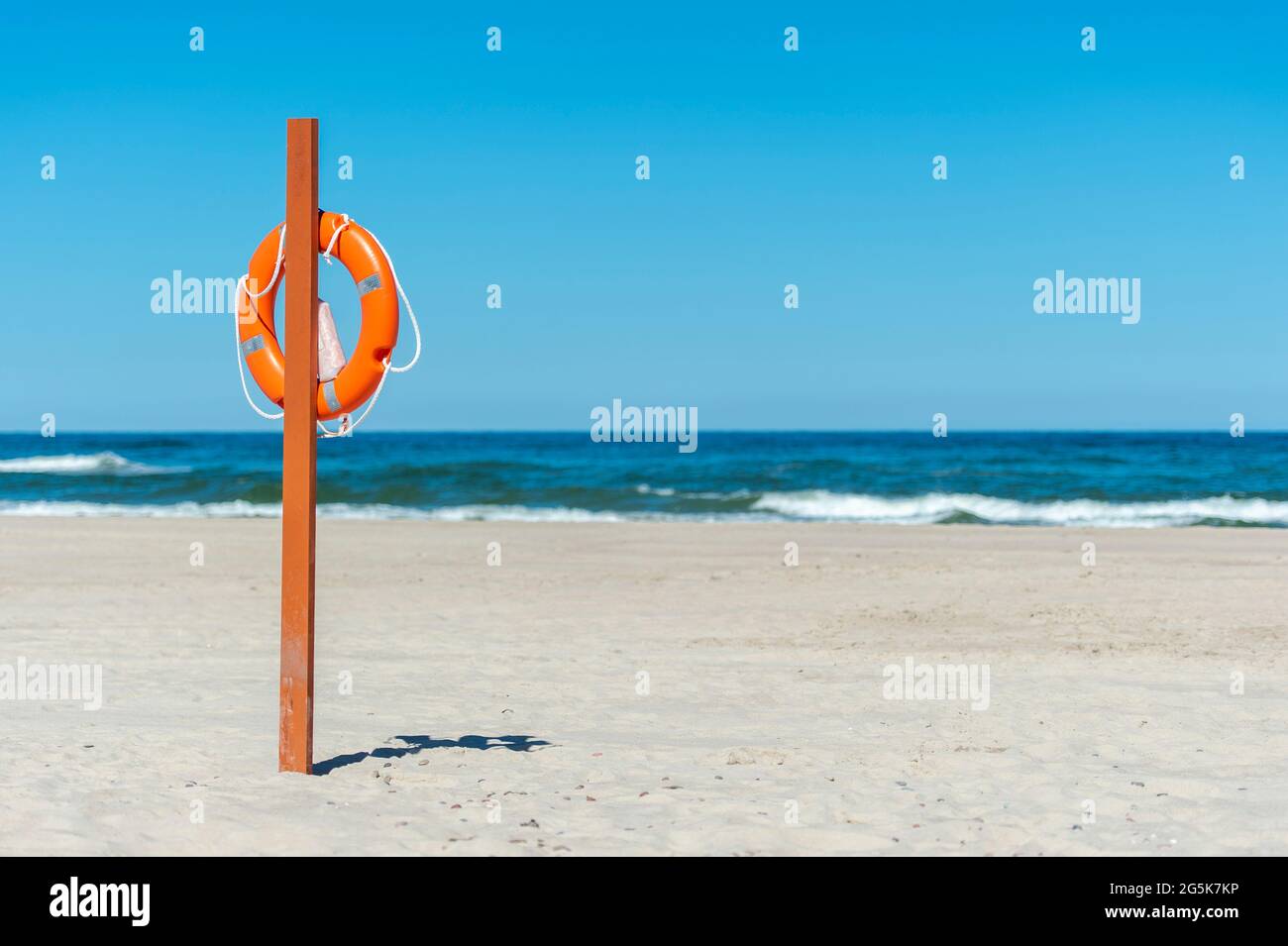 Life preserver on sandy hi-res stock photography and images - Alamy