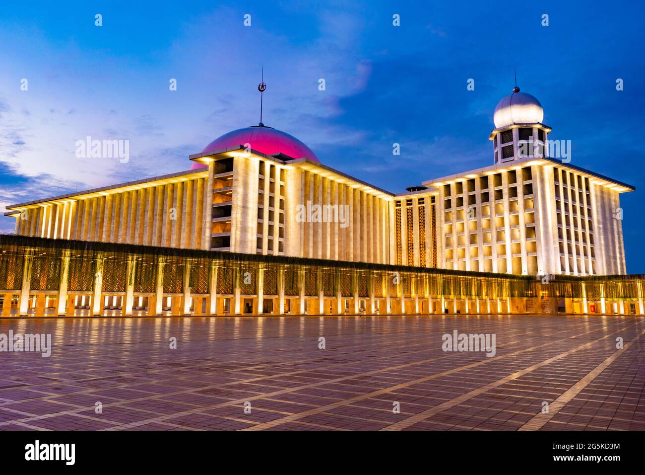 Jakarta, Indonesia - CIRCA June 2021: Exterior of Istiqlal Mosque ...