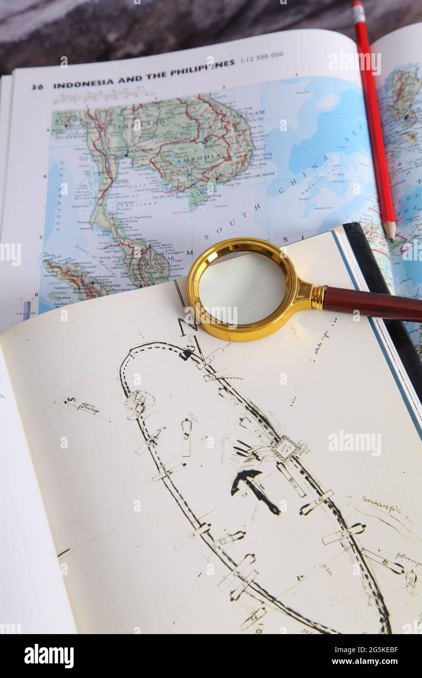 The Nanking Cargo (Geldermalsen shipwreck) hardback book 1987 on map of ...