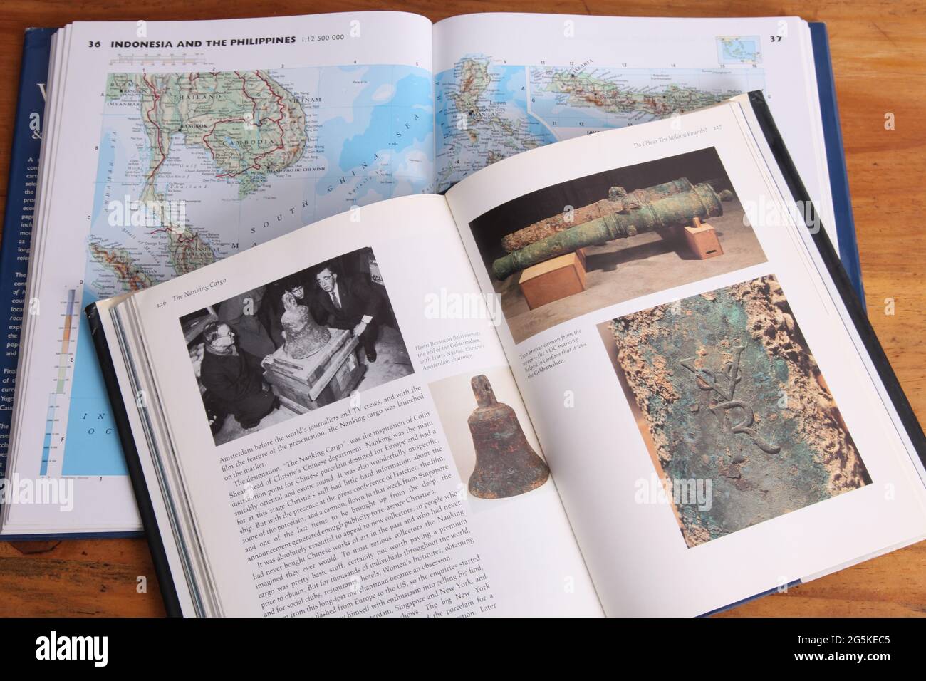 The Nanking Cargo hardback book 1987, by Michael Hatcher, Max De Rham ...