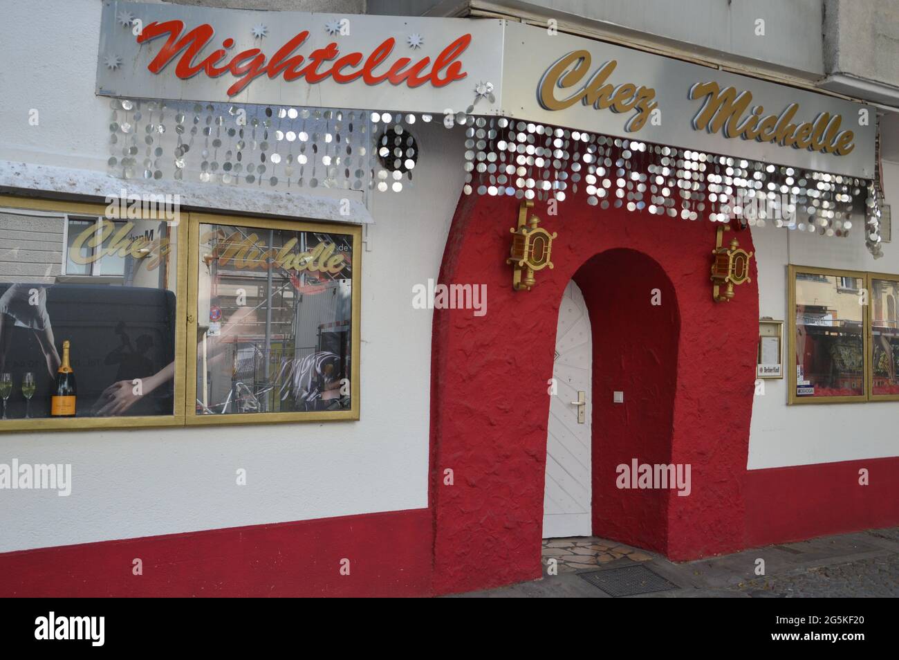 Nightclub chez michelle hi-res stock photography and images - Alamy