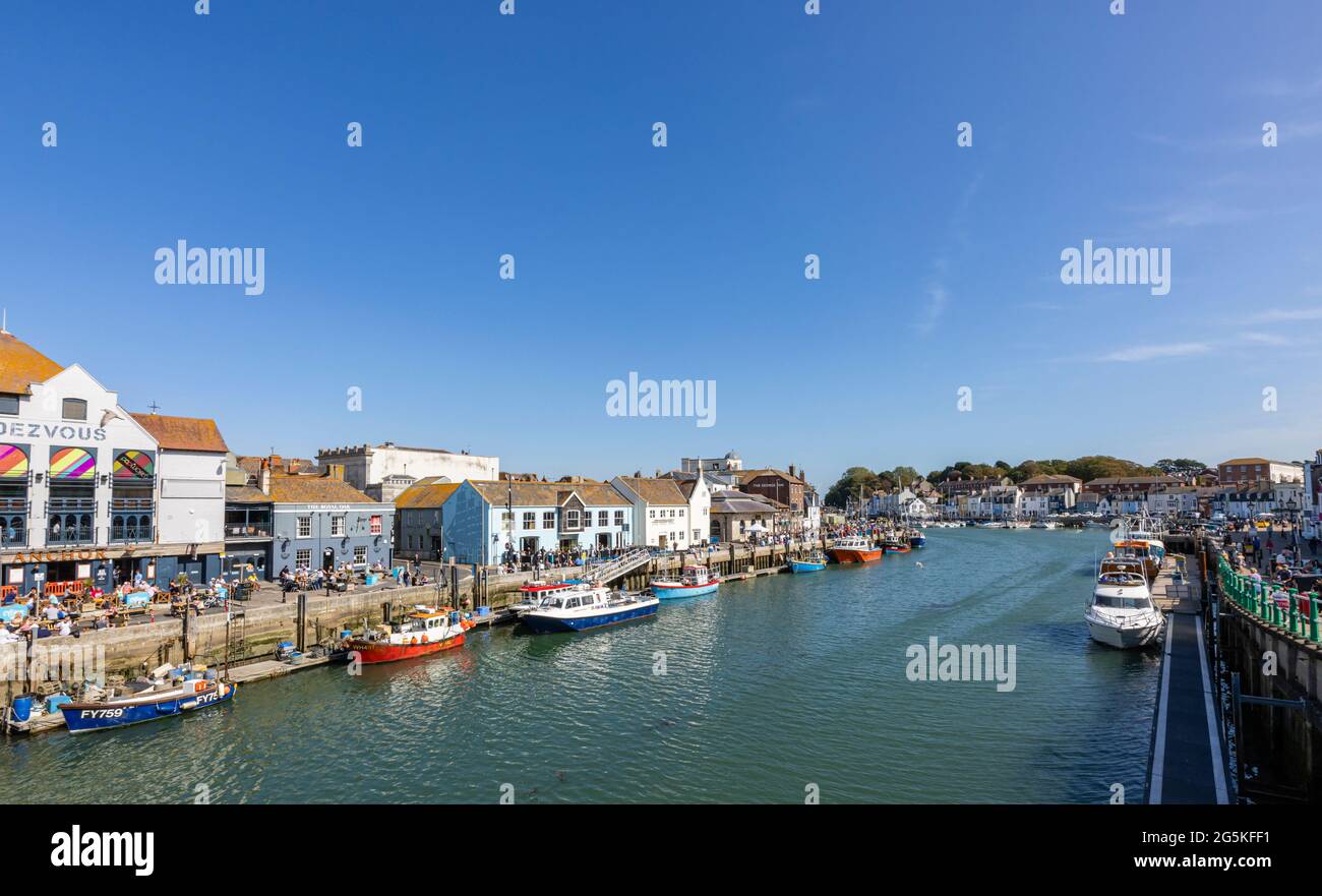 Harbourside pubs and restaurants in Weymouth, a seaside town and ...
