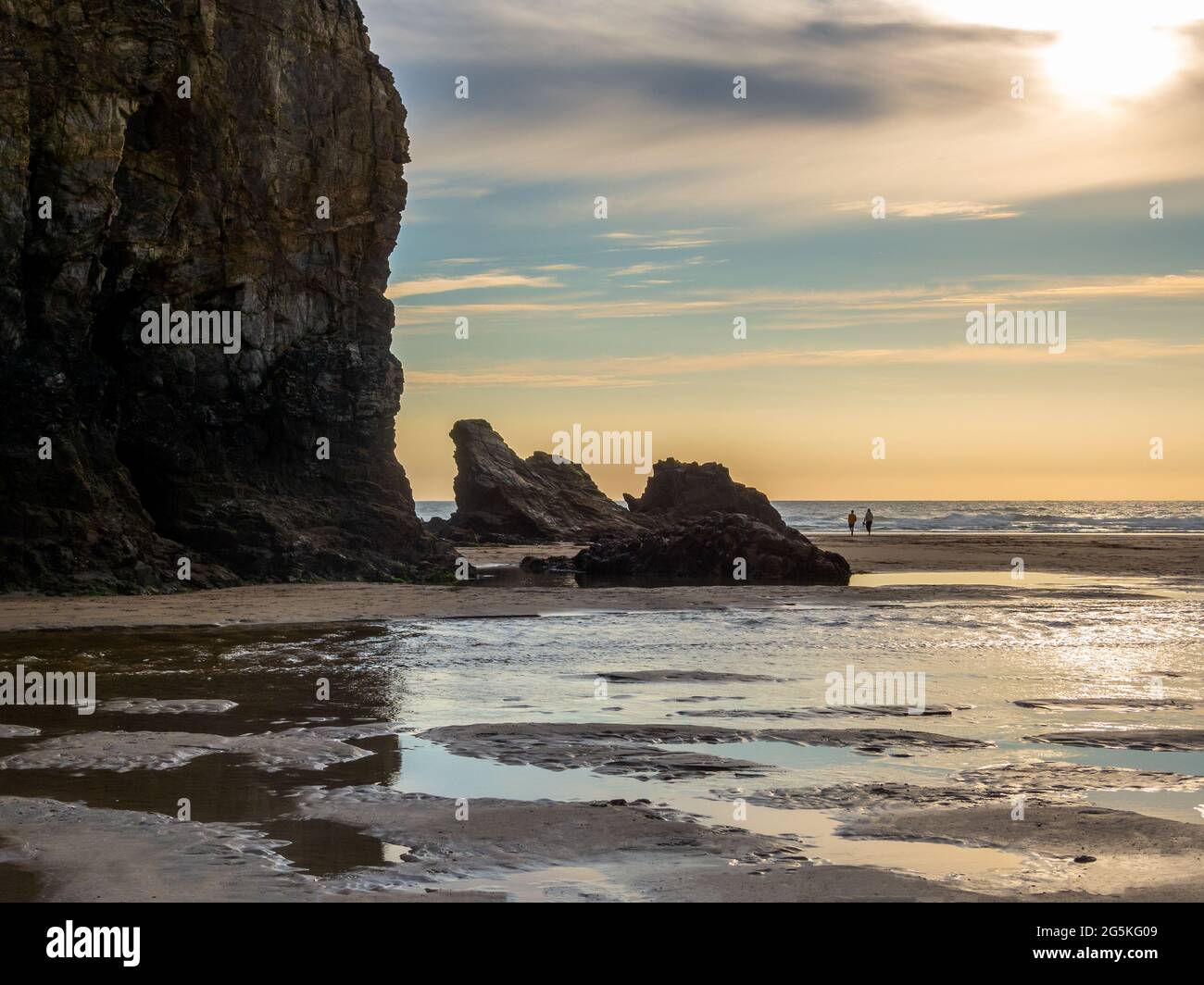 Cliffs perranporth beach cornwall hi-res stock photography and images ...