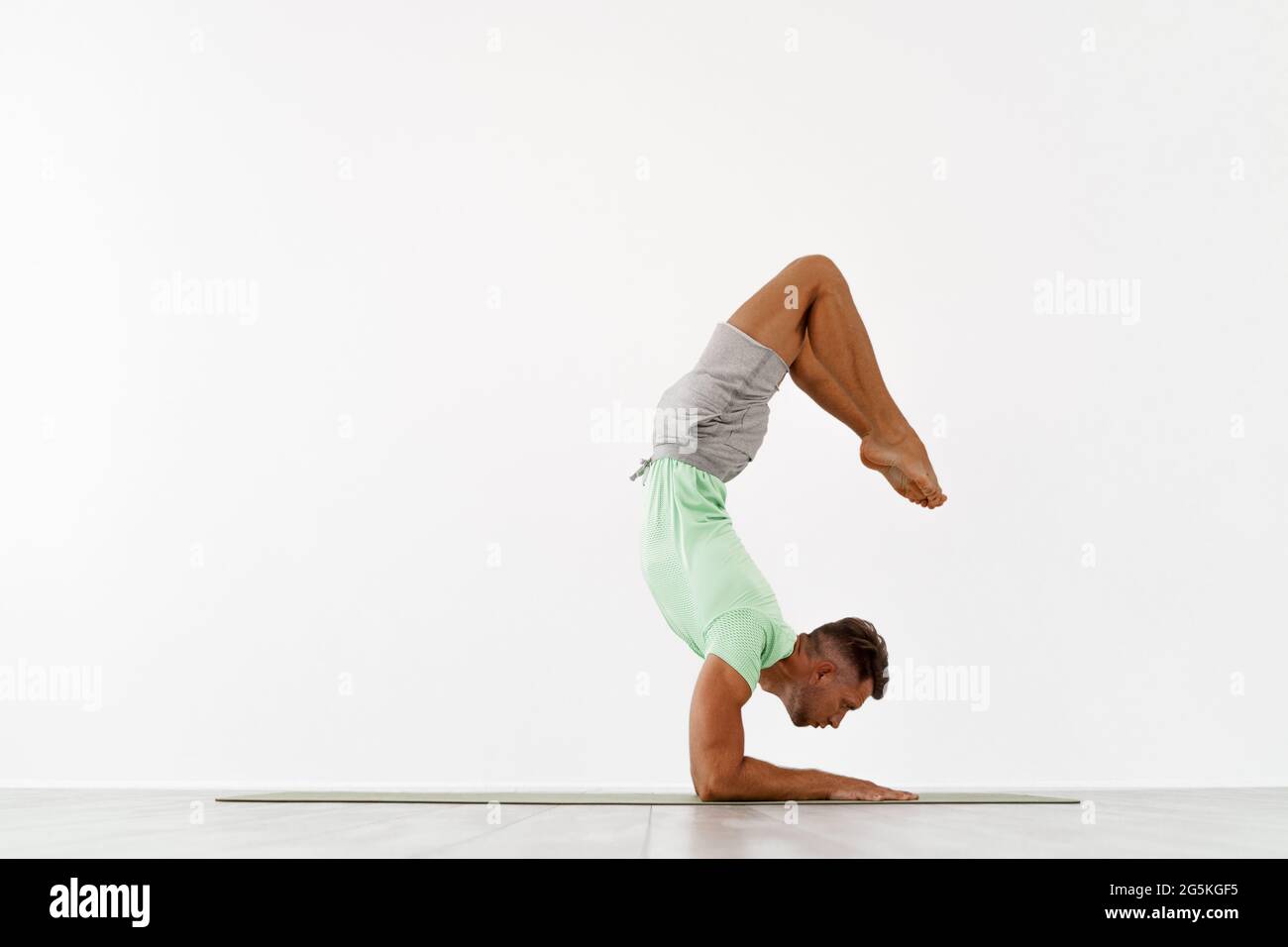 Male back stretch bend hi-res stock photography and images - Alamy