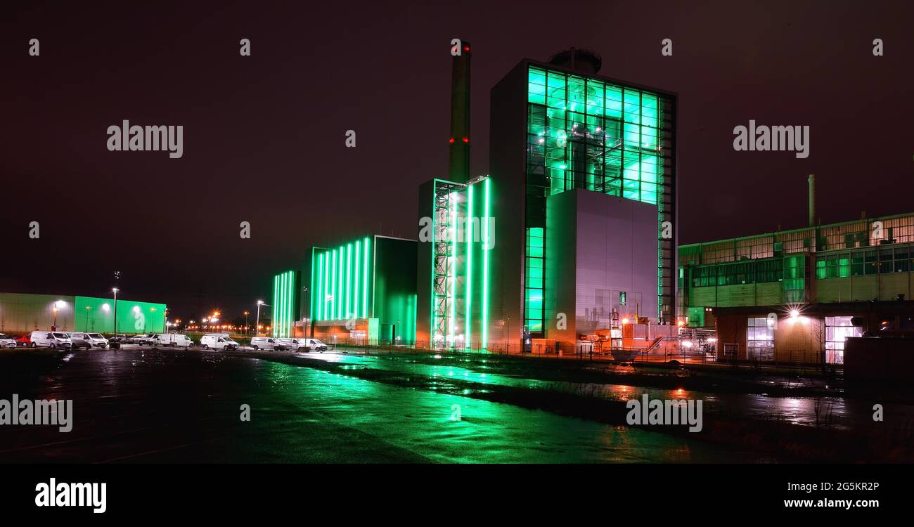 Industrial at night hi-res stock photography and images - Alamy