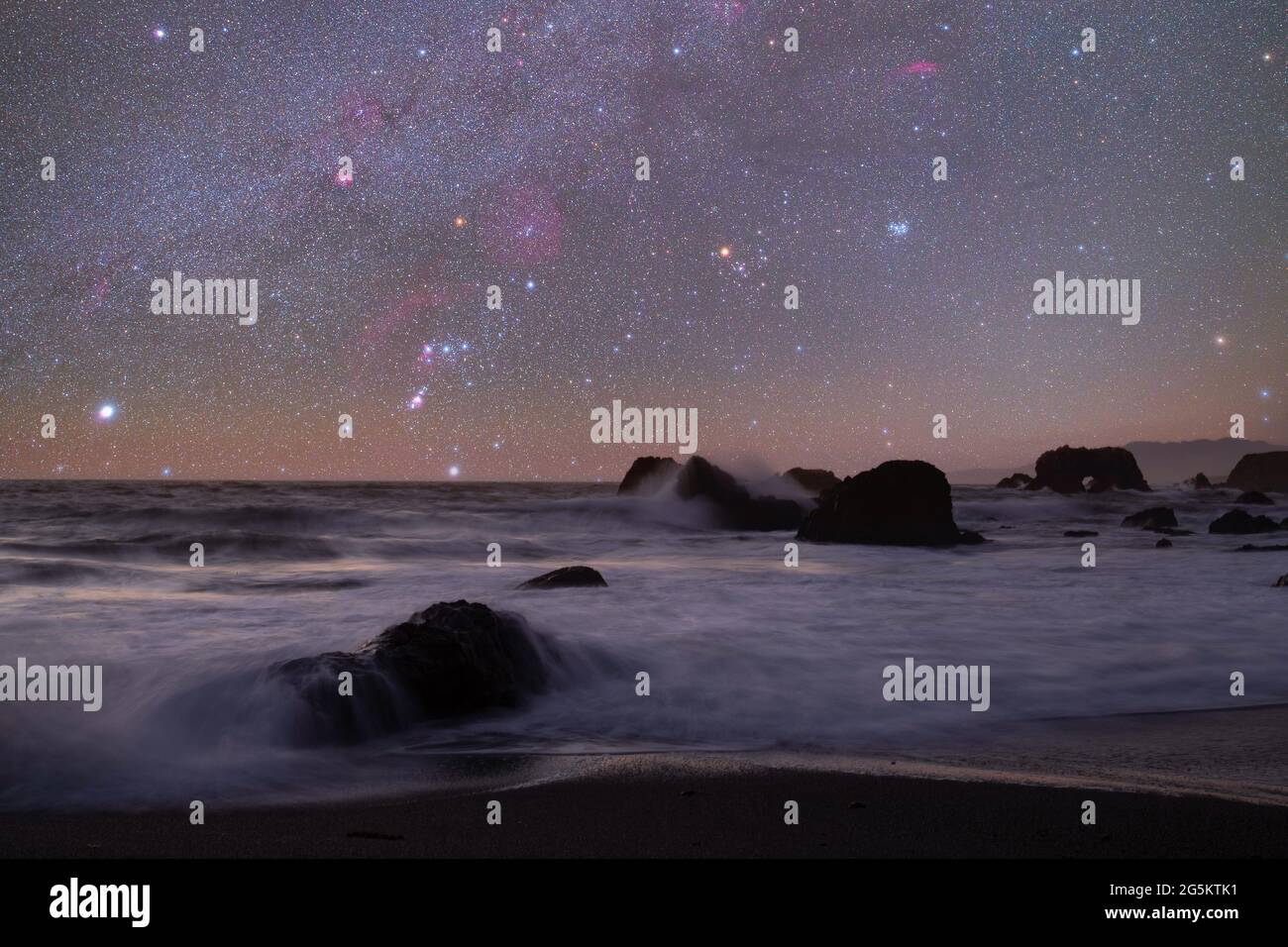 Stars over pacific ocean hi-res stock photography and images - Alamy