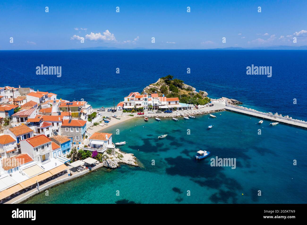 Kokkari town samos island hi-res stock photography and images - Alamy