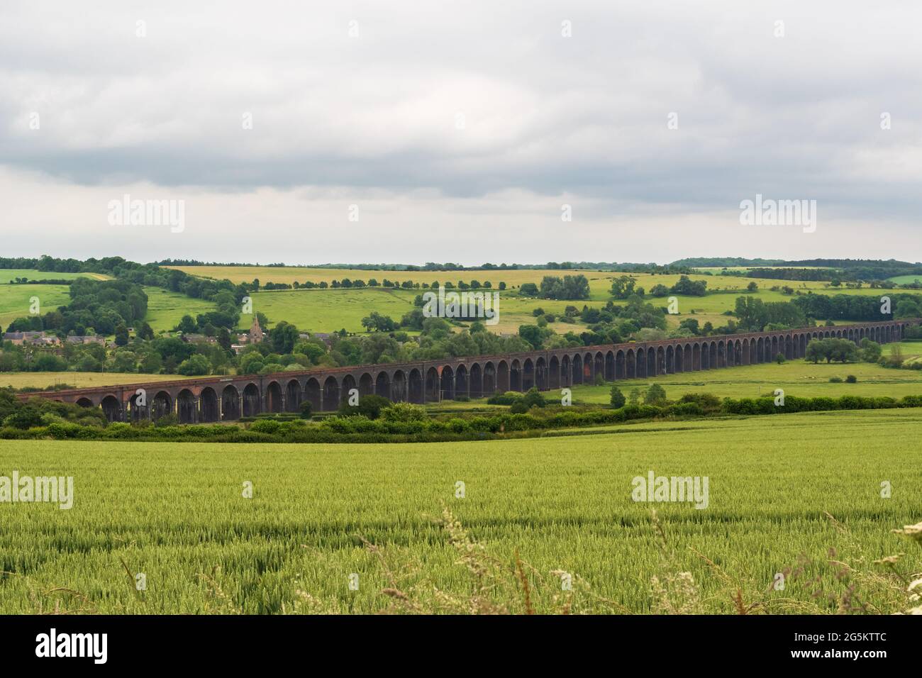 Harringworth viaduct hi-res stock photography and images - Alamy