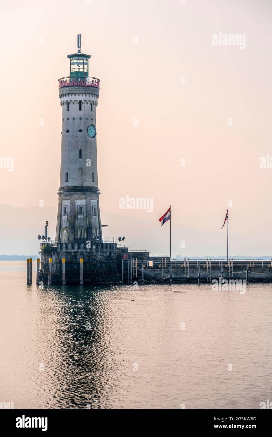 Harbour entrance with lighthouse, harbour, Lindau, Lake Constance ...