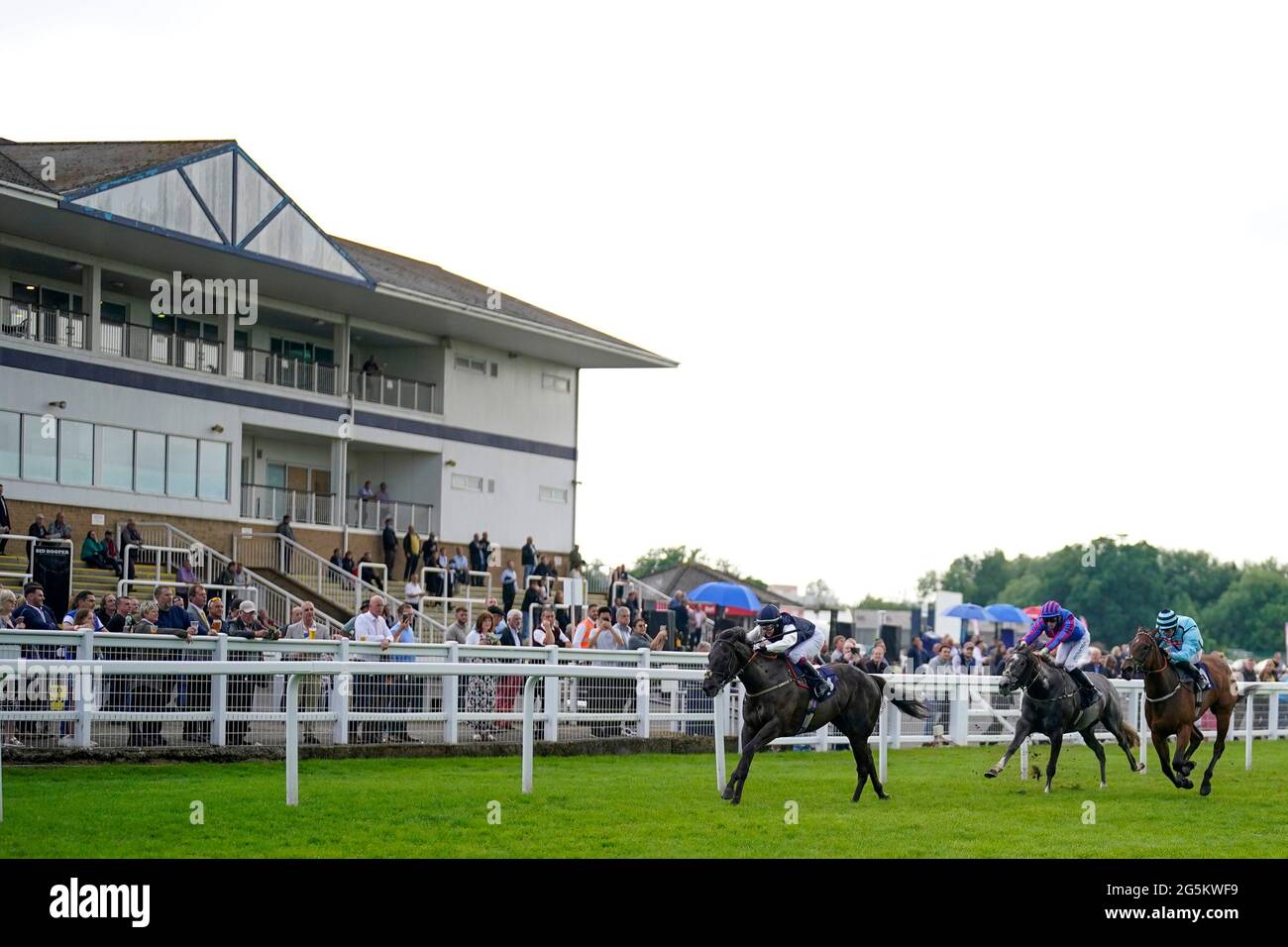 Gina Mangan riding Ooh Is It (L) win The Fitzdares Club At Windsor Is ...