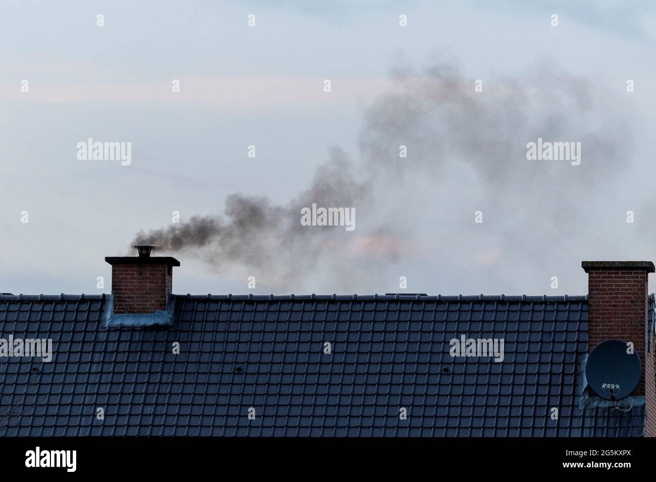 Smoke emission by a burning house hi-res stock photography and images ...