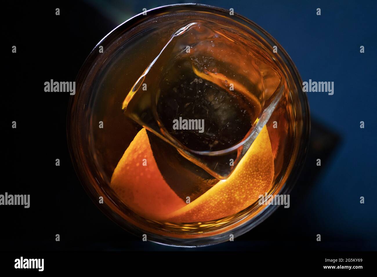 Ice cube top down hi-res stock photography and images - Alamy