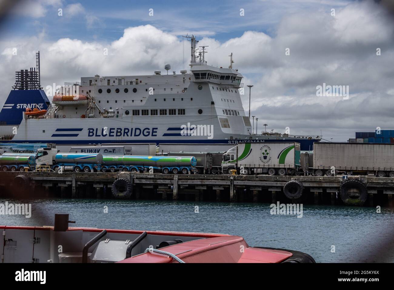 Ferry loading hi-res stock photography and images - Alamy