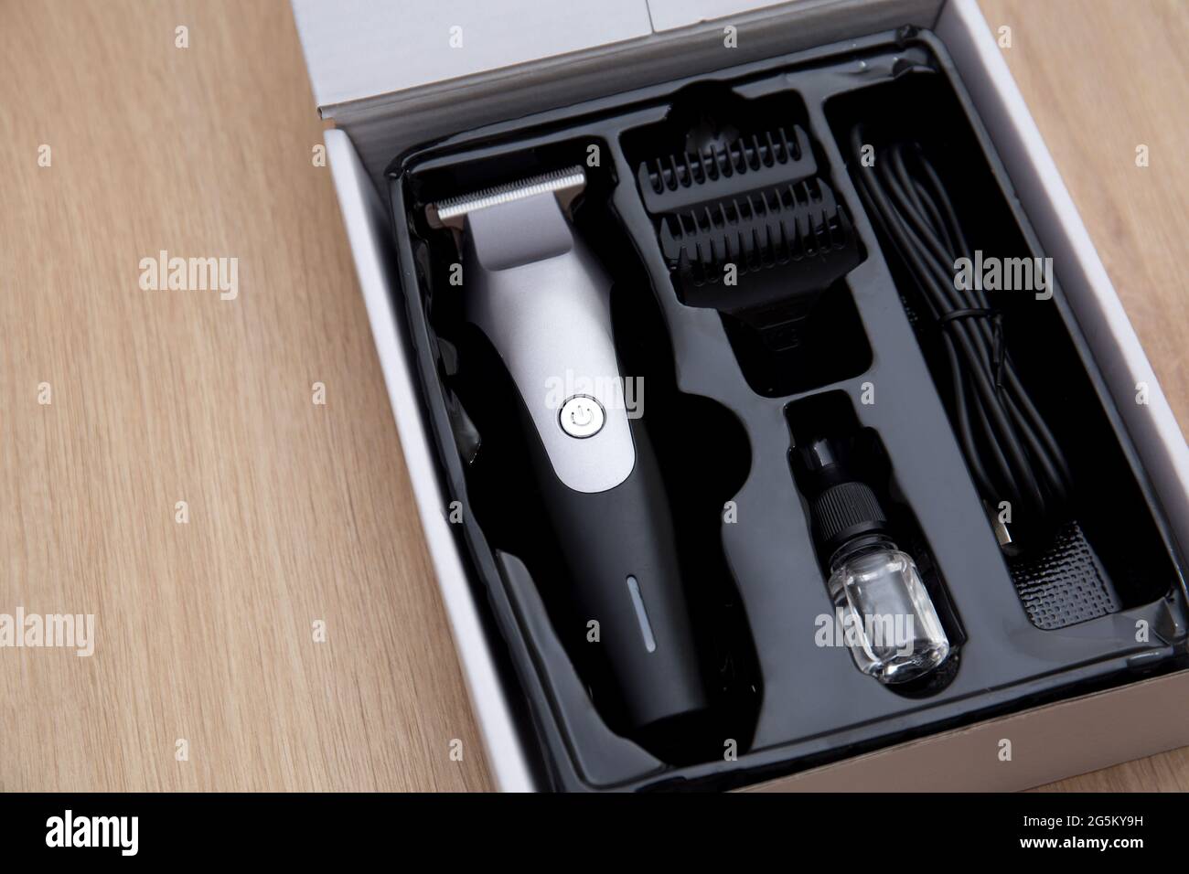 Cut accessories hi-res stock photography and images - Alamy