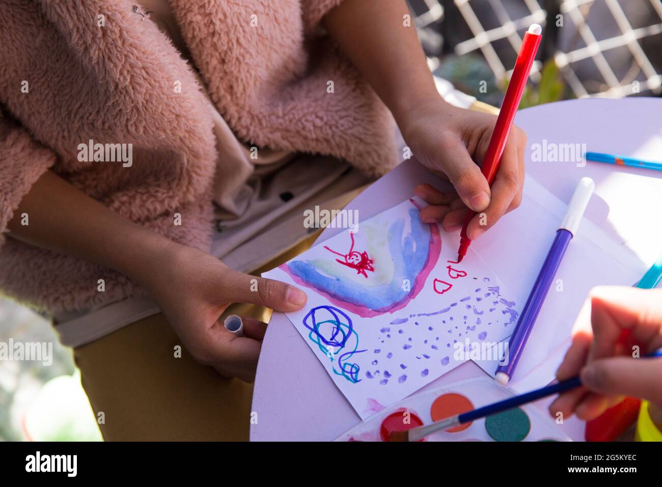 Drawing with marker hi-res stock photography and images - Alamy