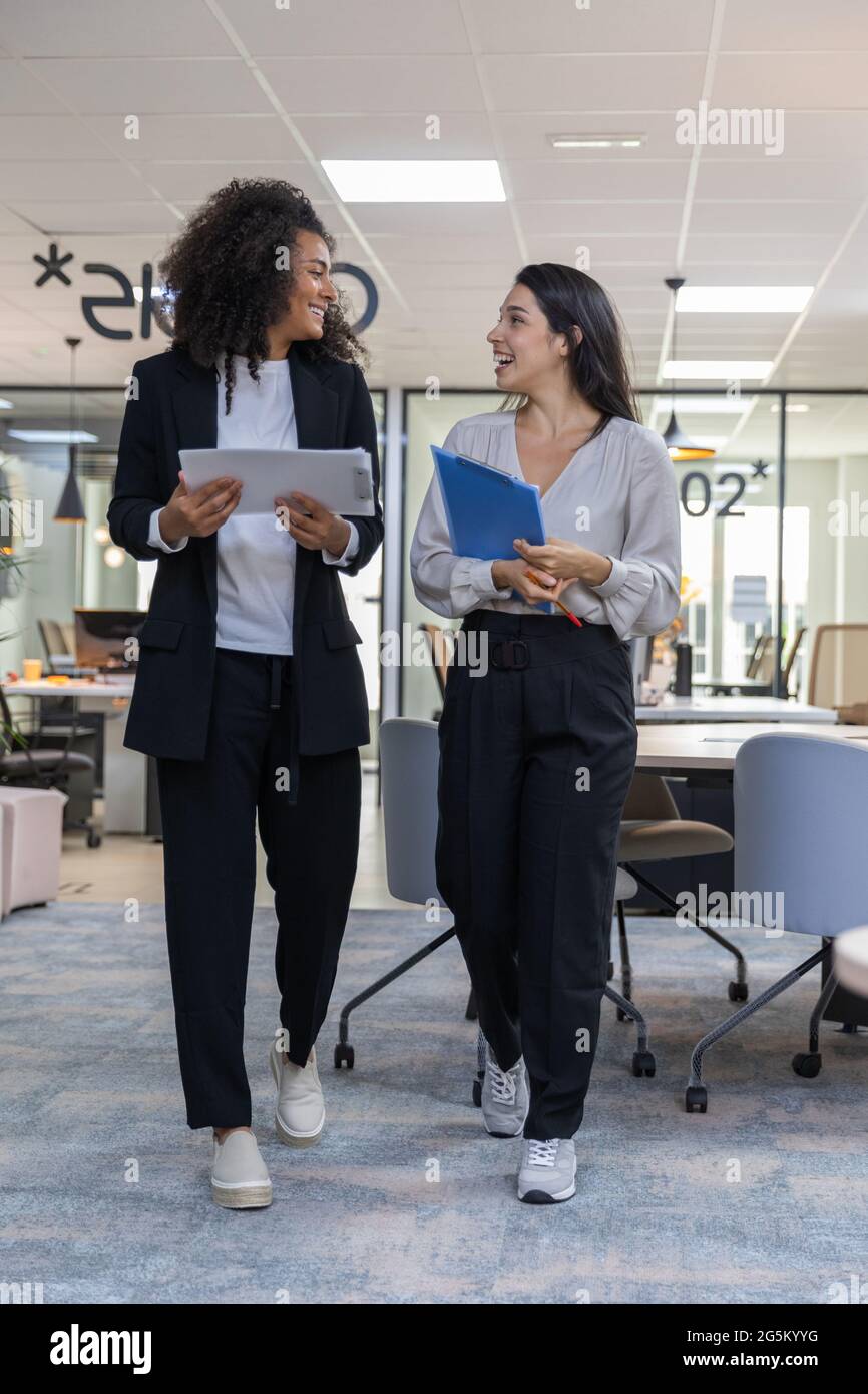 Co workers workspace hi-res stock photography and images - Alamy