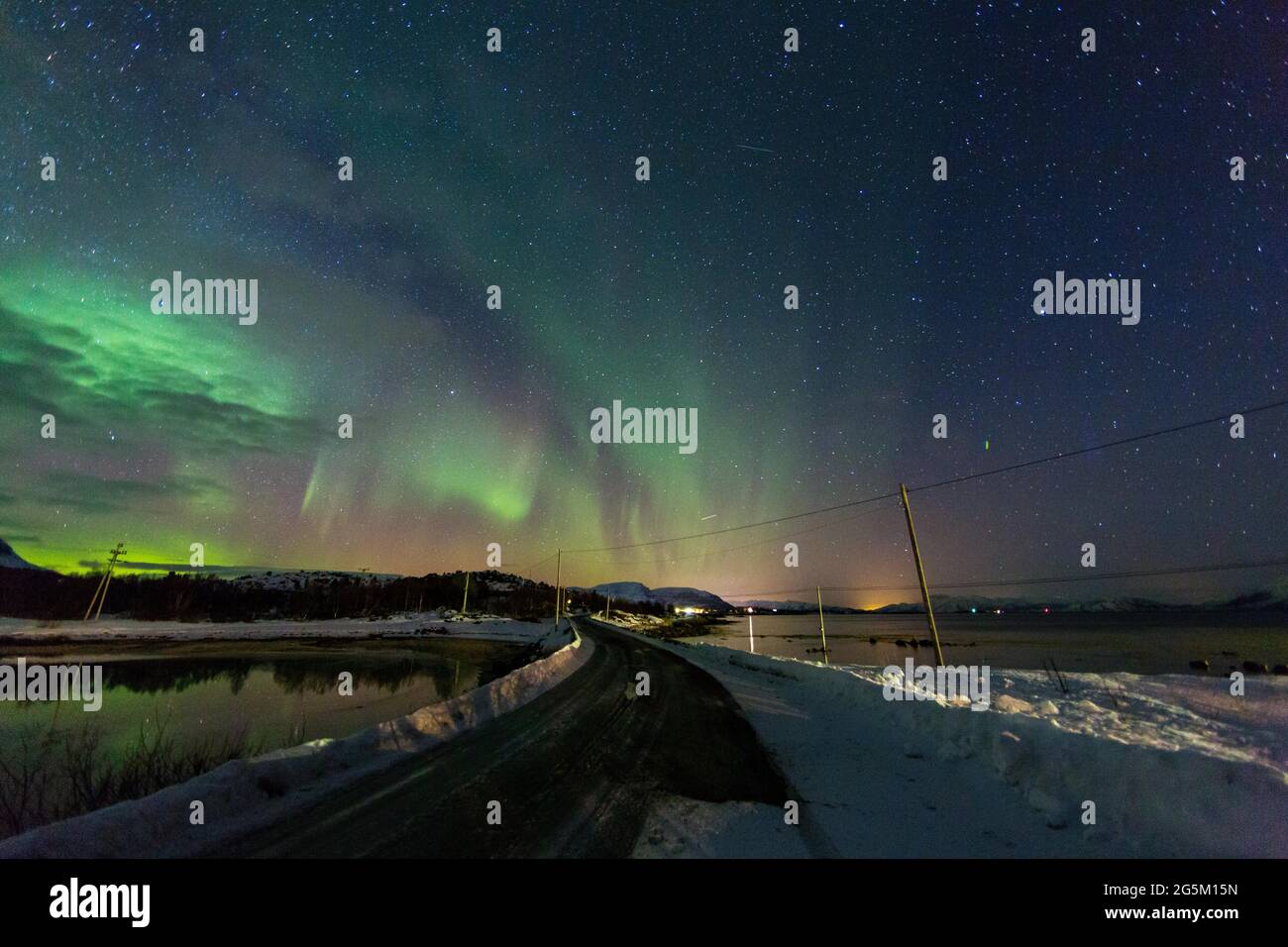 Northern lights, Aurora borealis, road to Rinoya, Hinnoya, Lofoten ...