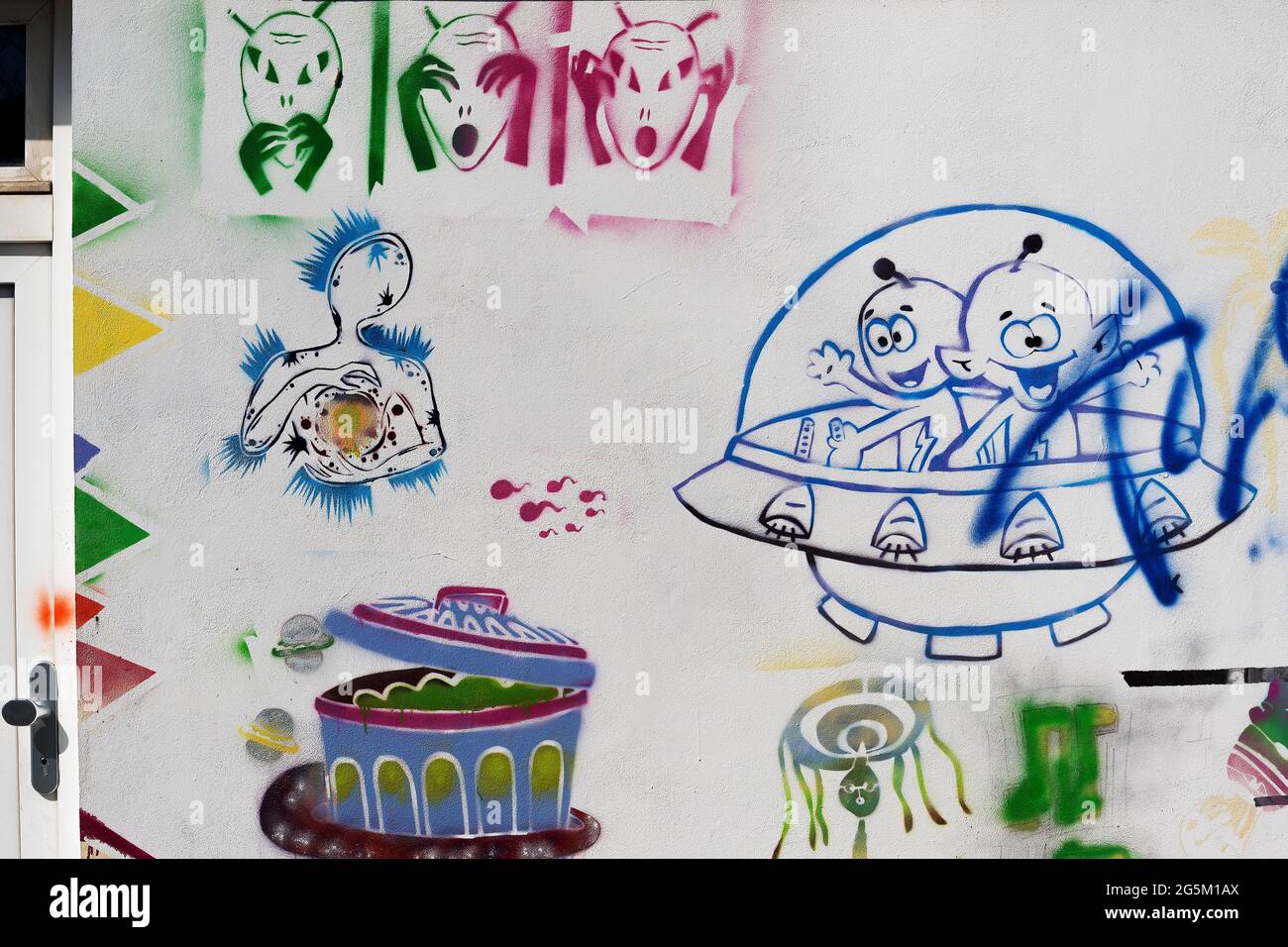 Graffiti, UFO etc, Brudermühlstraße, Munich, Upper Bavaria, Bavaria ...