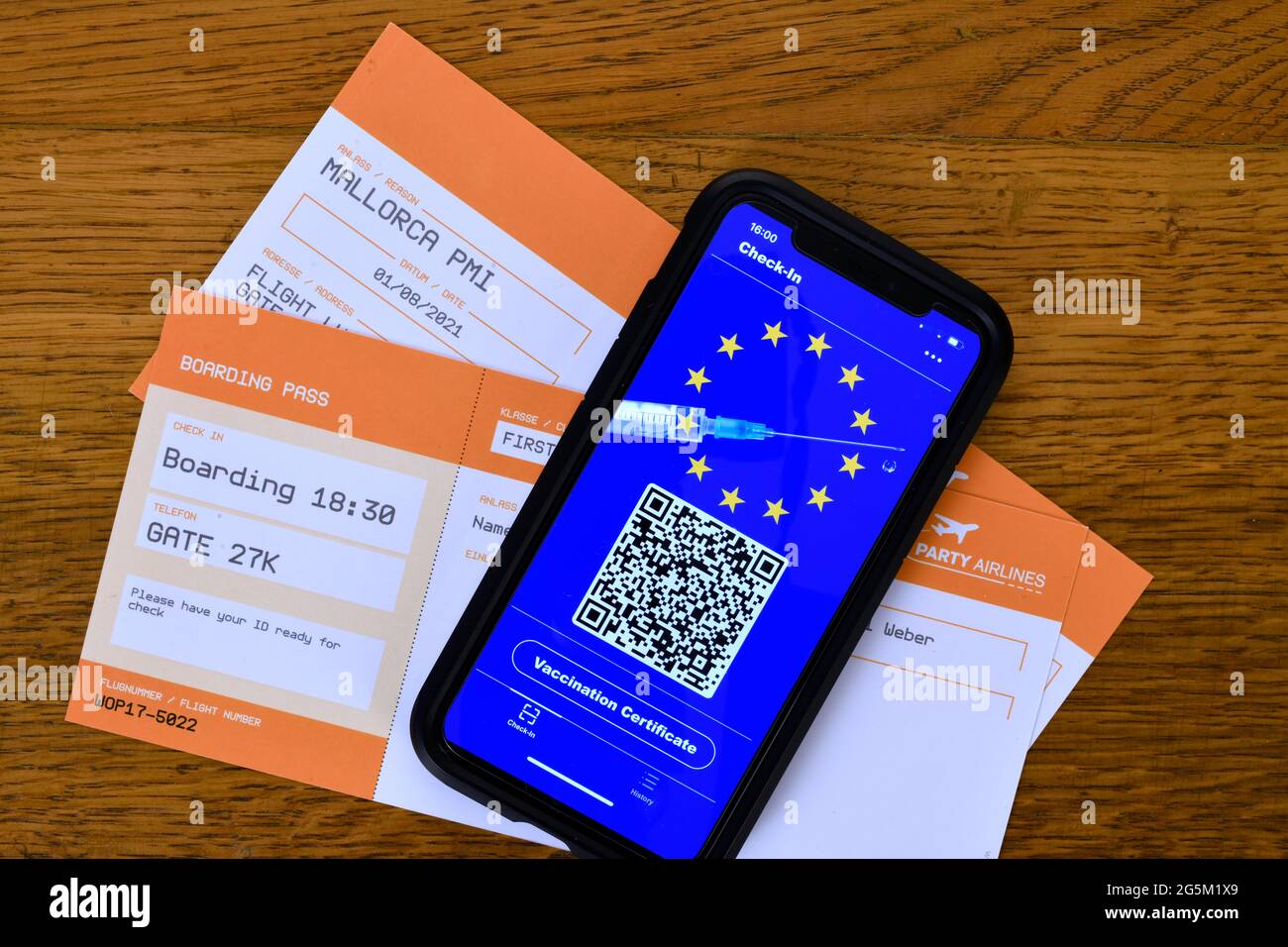 Symbol photo vaccination privilege, smartphone with digital European ...