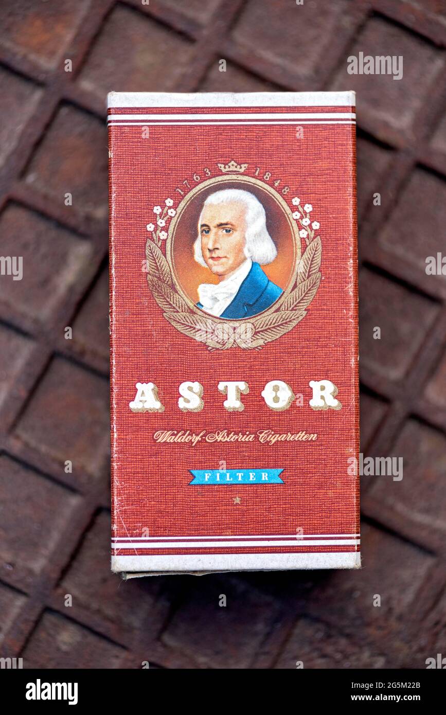 Astor cigarette box, manufacturer Waldorf-Astoria Cigarettes, with ...