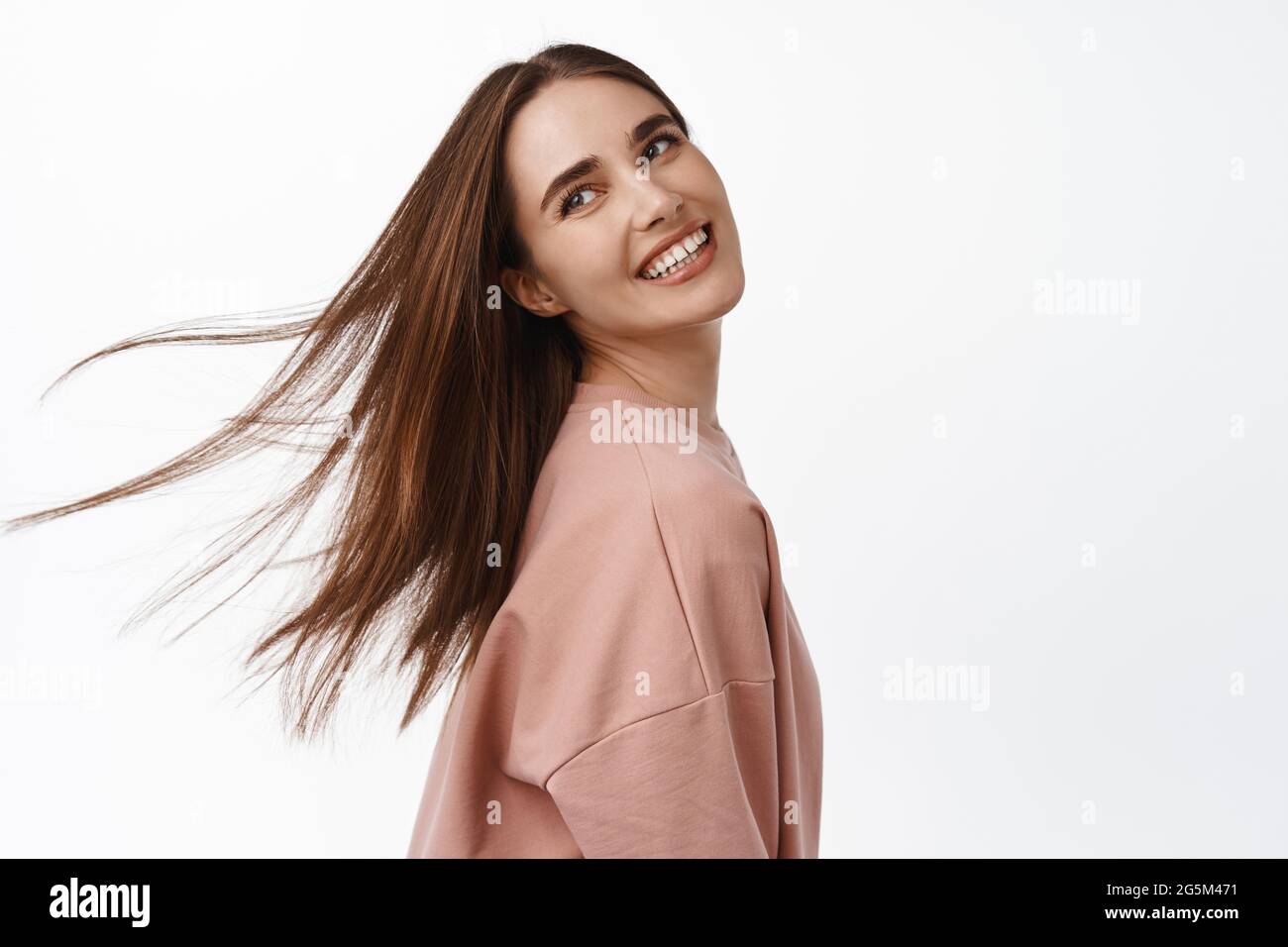 Beauty and lifestyle. Attractive young happy woman with natural healthy ...