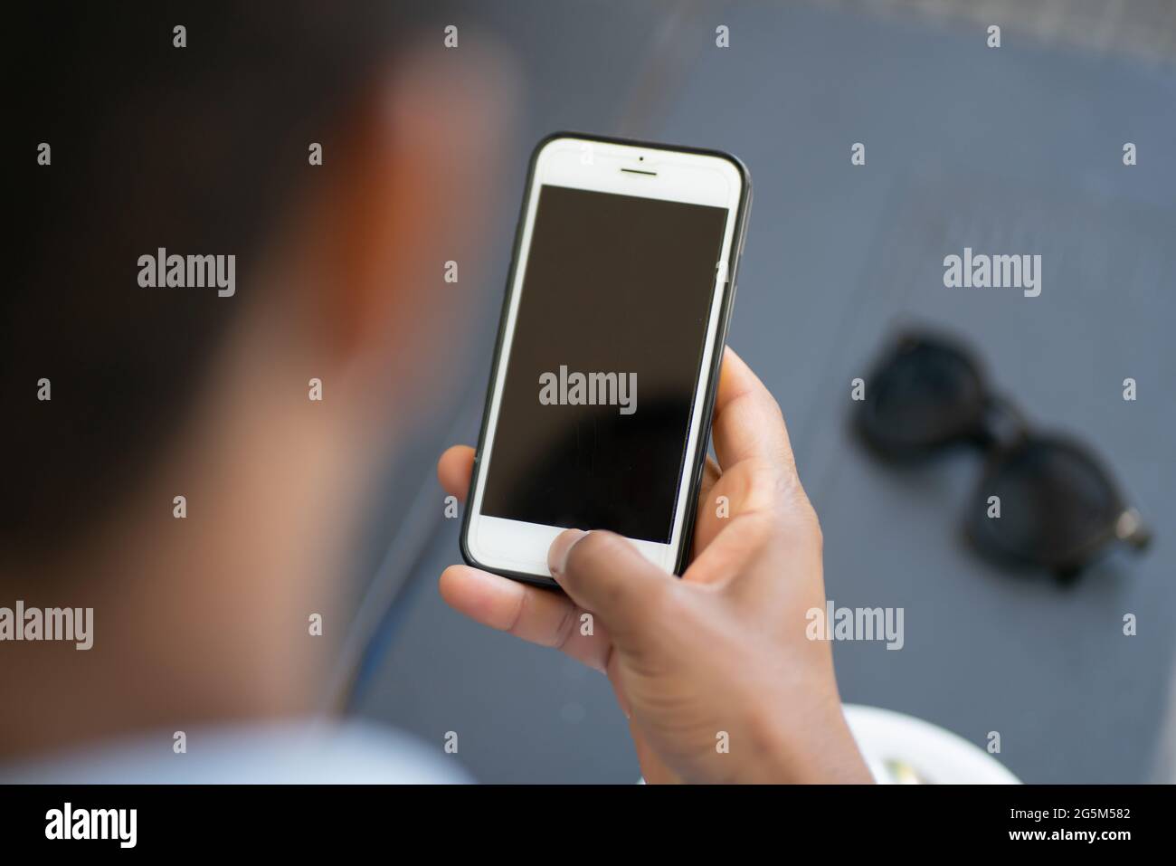 Black screen hi-res stock photography and images - Alamy