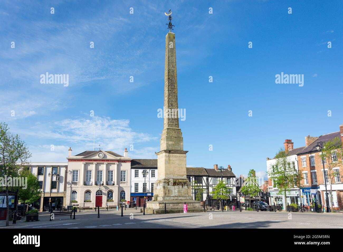 Ripon Obelisk and Town Hall, Market Place, Ripon, North Yorkshire ...