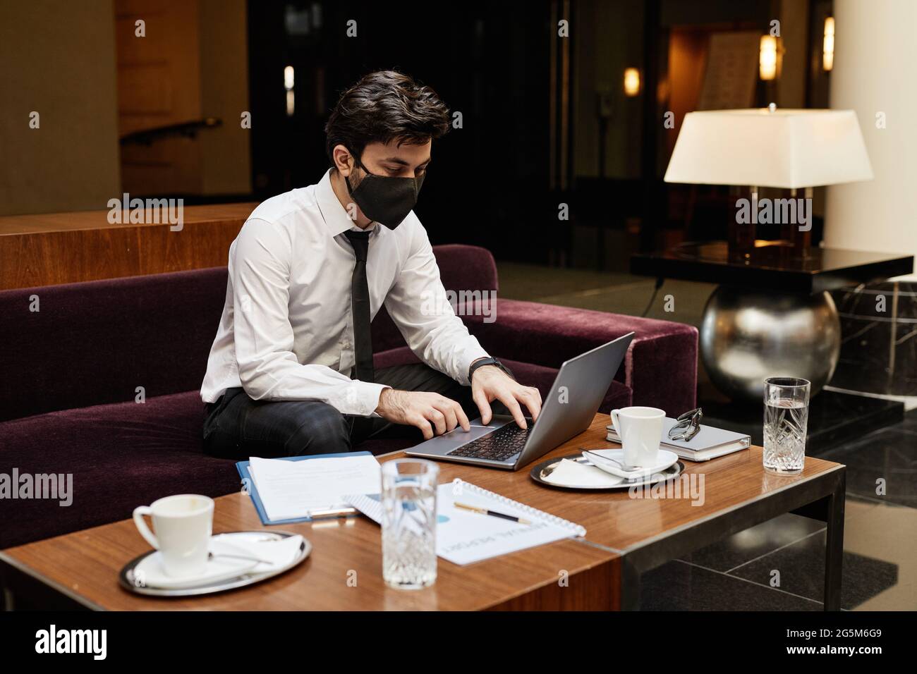 Luxury hotel lobby hi-res stock photography and images - Alamy