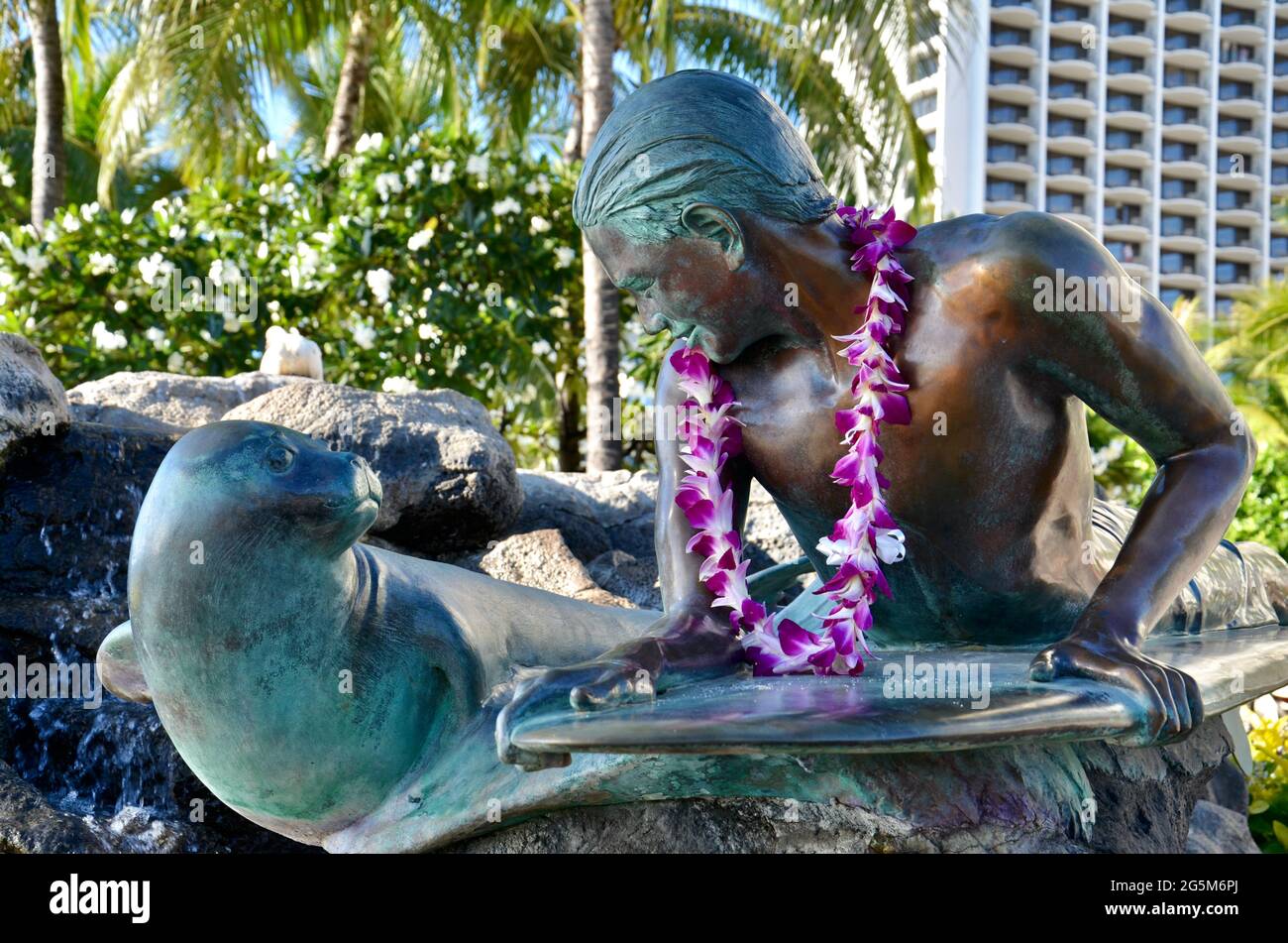 Monk seal sculpture hi-res stock photography and images - Alamy