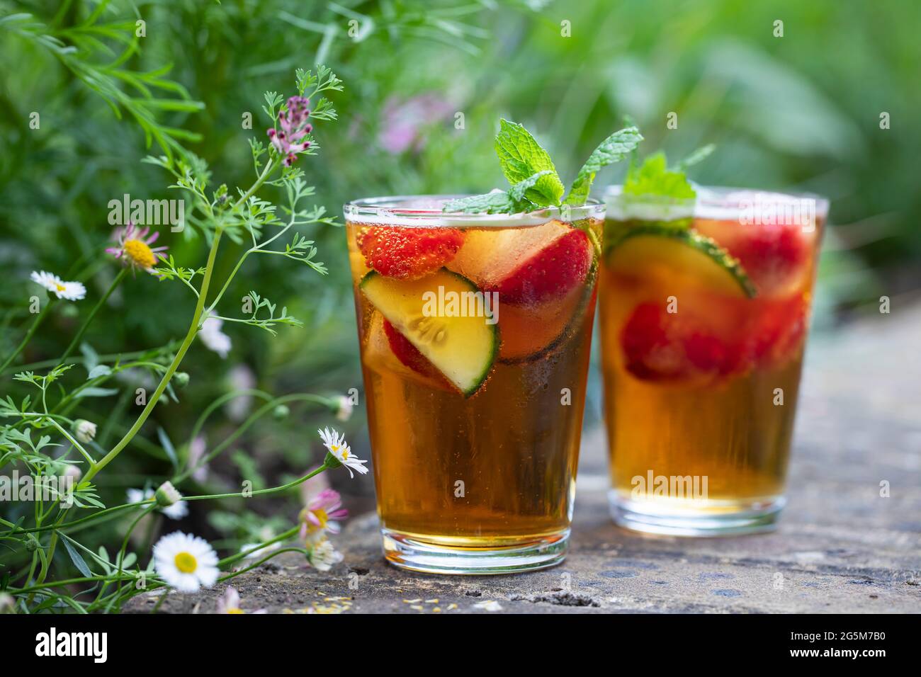 Pimms and lemonade hi-res stock photography and images - Alamy