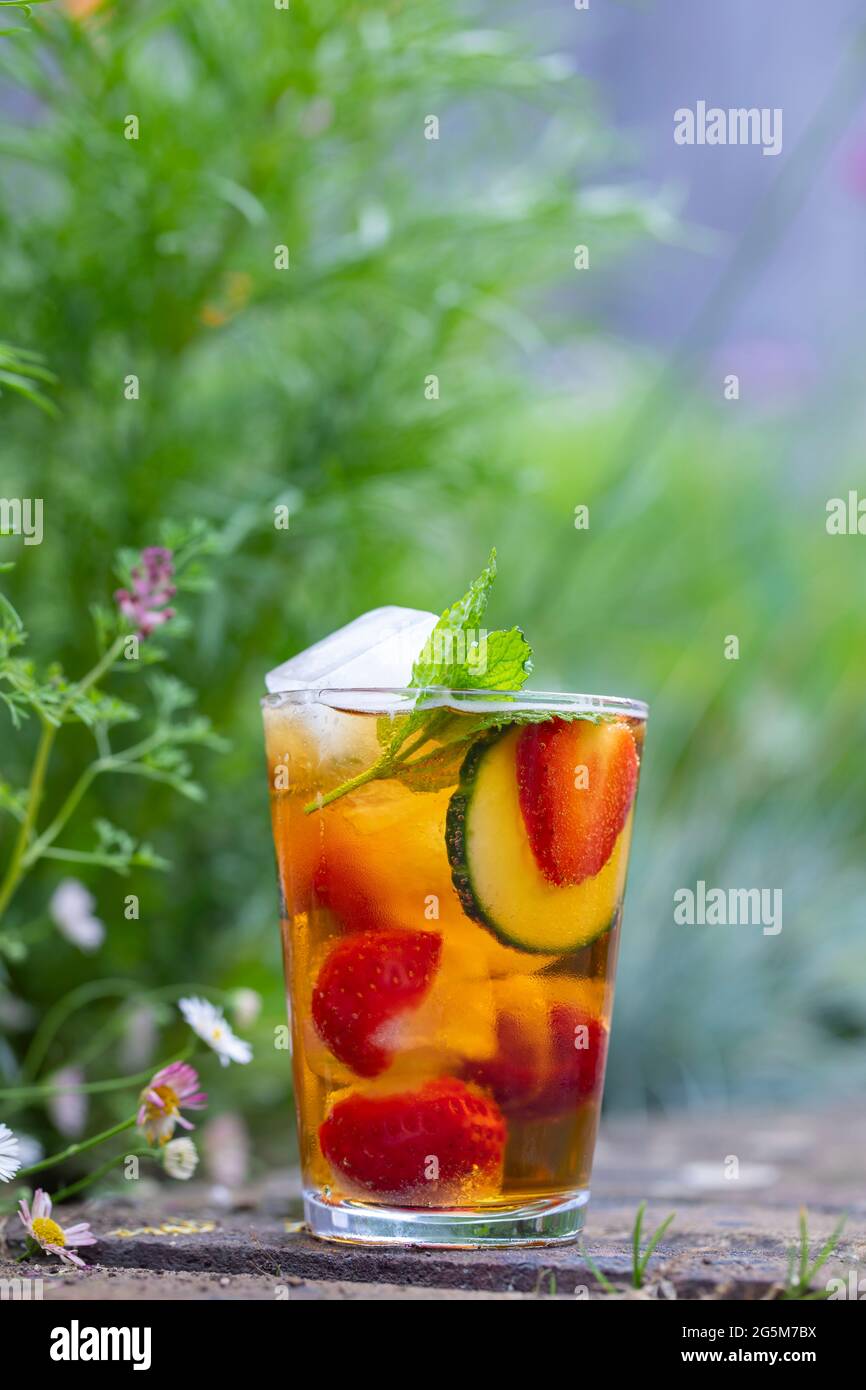 Traditional english cocktail of pimms and lemonade Stock Photo - Alamy