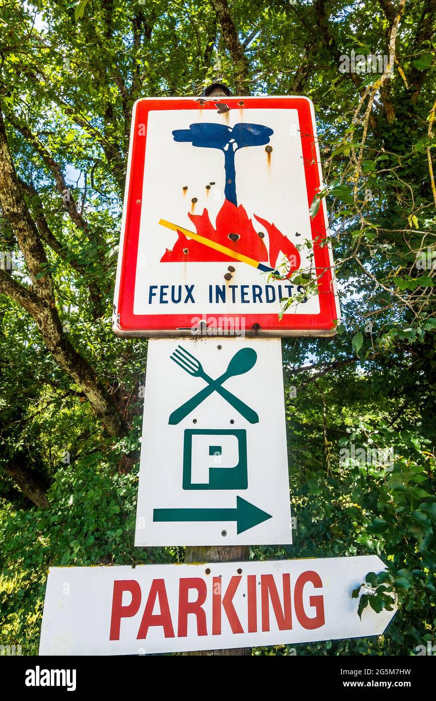 Old enamel fire warning sign - La Bellebouche, Mezieres-en-Brenne ...
