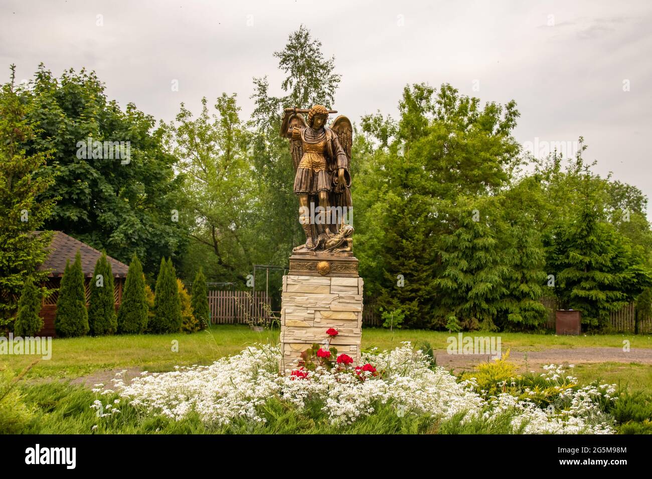 Angel statue sword hi-res stock photography and images - Alamy